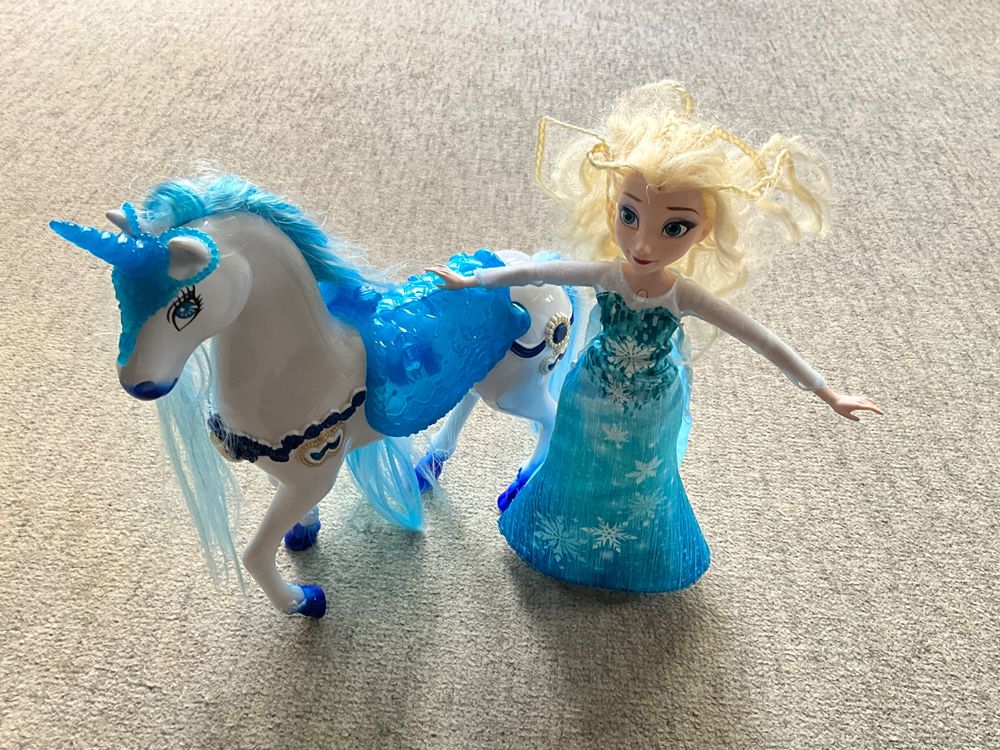 Elsa mit Pferd (leuchten) (Gebraucht) in Jona für CHF 20 – mit ...