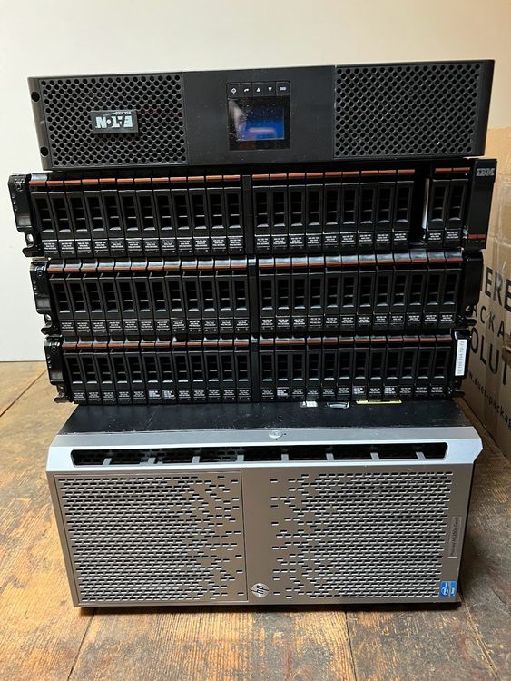 IBM Storwize V7000 Dual Controller FibreChannel Storage+2EXP (Gebraucht ...