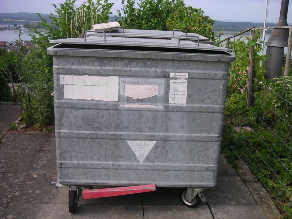 Abfallcontainer (Gebraucht) in Bottighofen für CHF 70 – nur Abholung ...