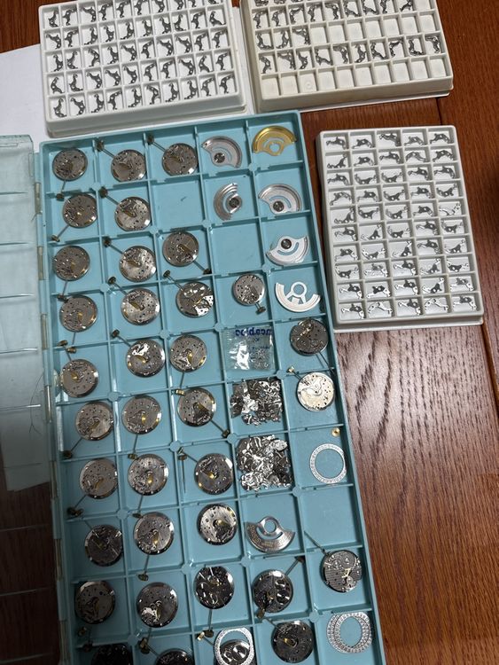 Pièces détachées de montre, lot intéressant! État neuf (D'occasion) à ...