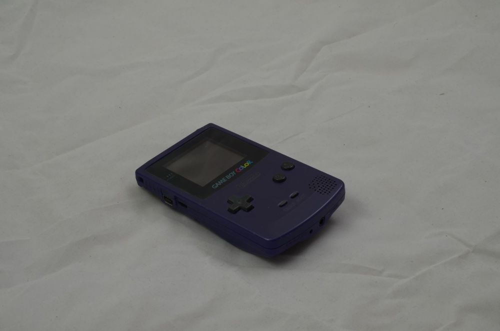 Game Boy Color Konsole Violett | Kaufen auf Ricardo