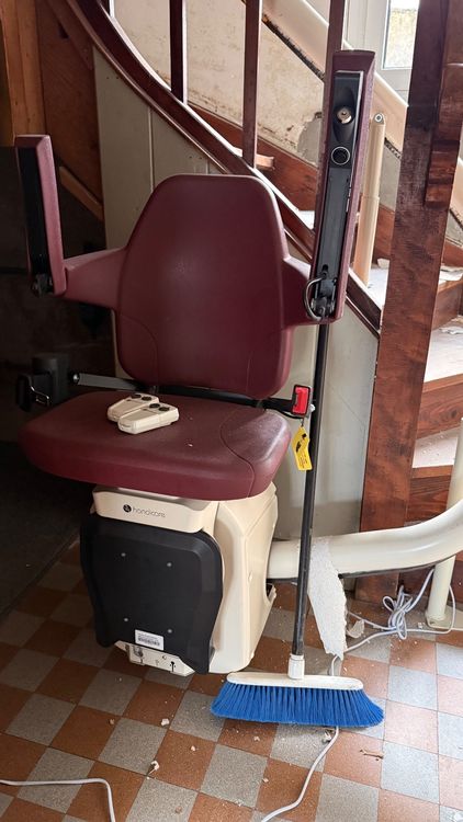 Handicare Treppenlift zu verkaufen, Occasion Top Zustand! (Gebraucht ...