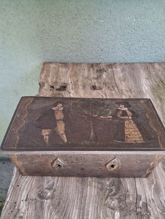 Antike Truhe / Kassette aus Eisen mit Malerei, Rarität! (Gebraucht) in Thal für CHF 91 – mit ...