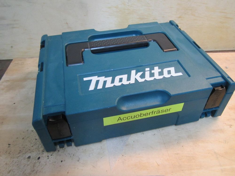 Makita Akku Oberfräse DRT50 Fräser 8 mm Makita Box (Gebraucht) in für ...