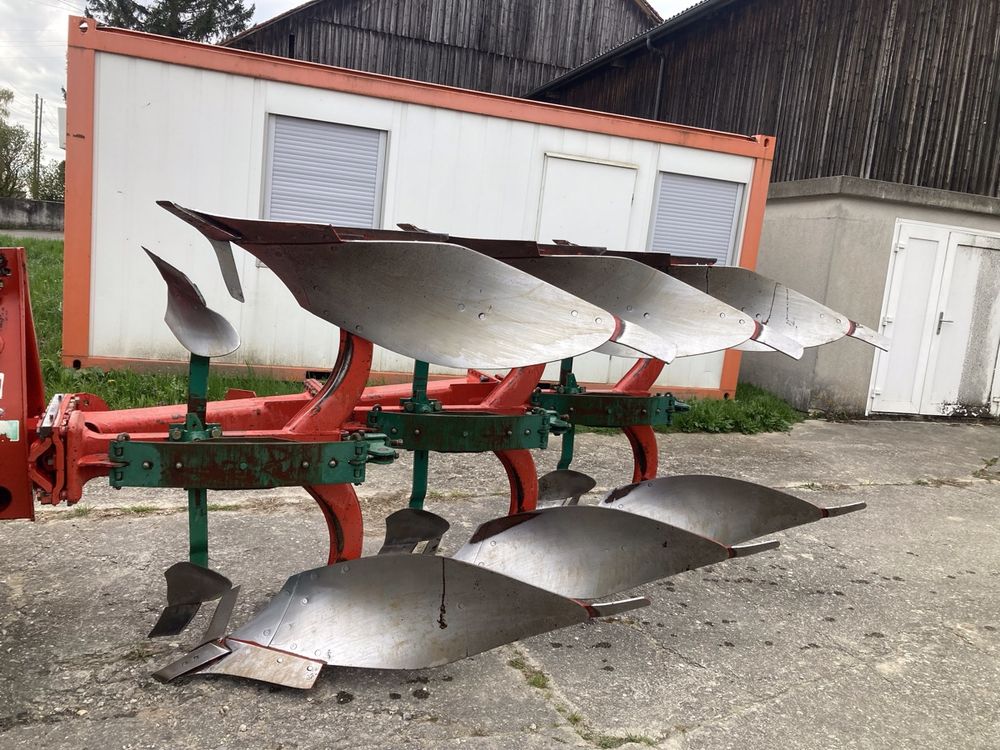 Charrue Kverneland 3 socs réversible hydraulique (Gebraucht) in Denezy ...