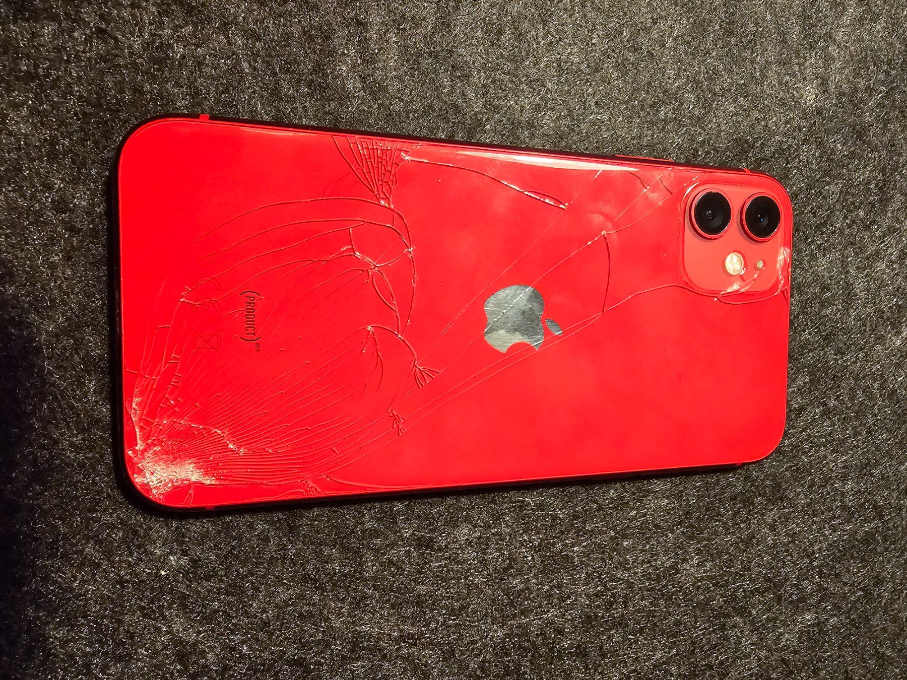 iPhone 11 (Rot) - Defekt Display&Rear - 128 GB (Defekt) in Zweidlen für ...