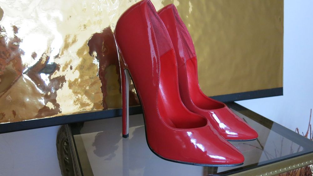 Sexy rote LACK-High-Heels (Gebraucht) in für CHF 25 – mit Lieferung auf ...