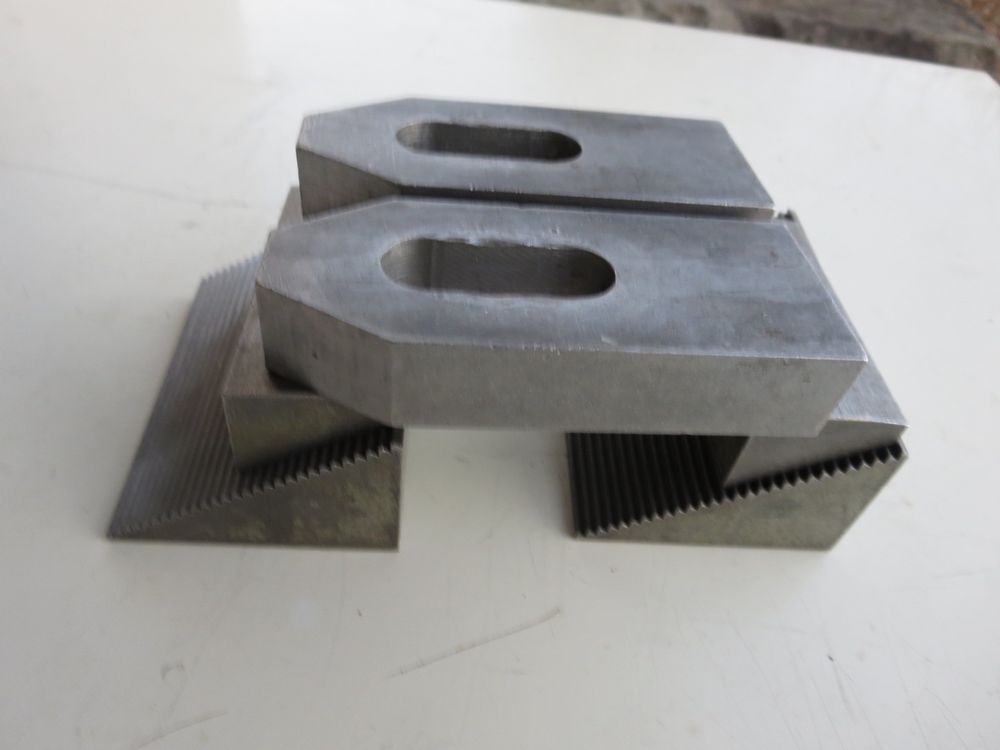 AMF Spannpratzen und Stufenböcke für Fräsmaschine (Gebraucht) in ...