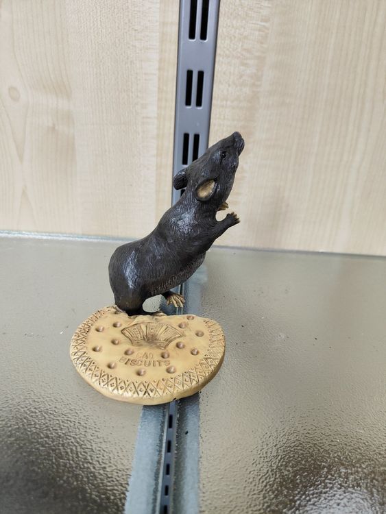 MAUS MIT BISKUIT HANDBEMALTE WIENER BRONZE SIGN. MANGRIEB | Kaufen auf ...