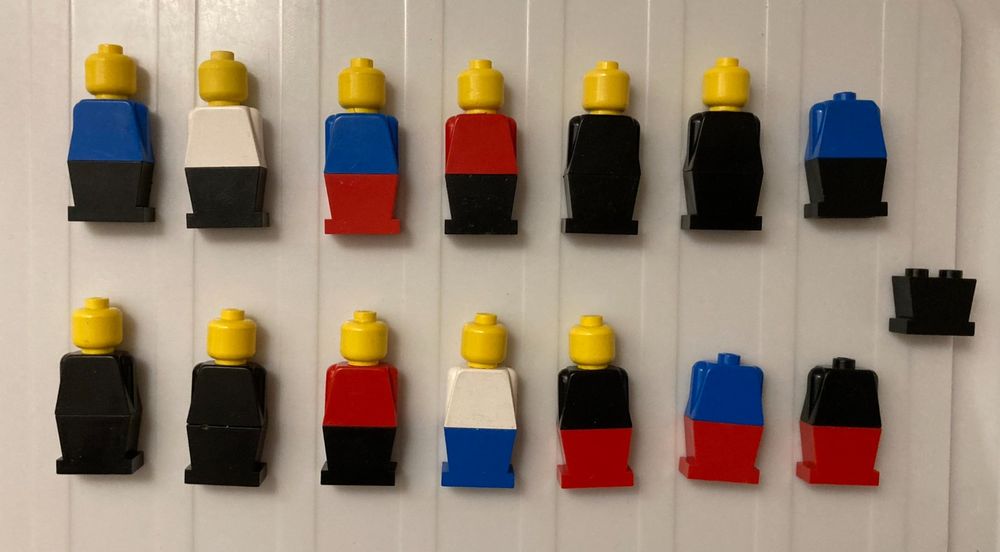 erste Lego Minifiguren 11stk. ab 1975 (Gebraucht) in Rechthalten für ...