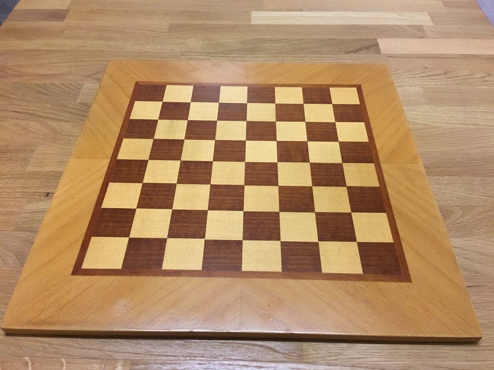 Schönes Schachbrett aus Holz. wunderschöne Intarsienarbeit (Gebraucht) in Andelfingen für CHF 30 ...