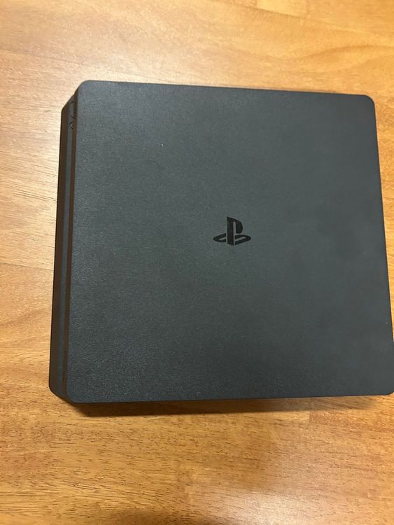 PS4 mit 4 Controller (Gebraucht) in Belp für CHF 100 – mit Lieferung ...