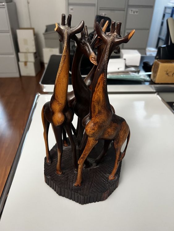 Afrikanische Holz-Giraffen Skulptur Figur Uganda (Gebraucht) in Murten für CHF 25 – nur Abholung ...
