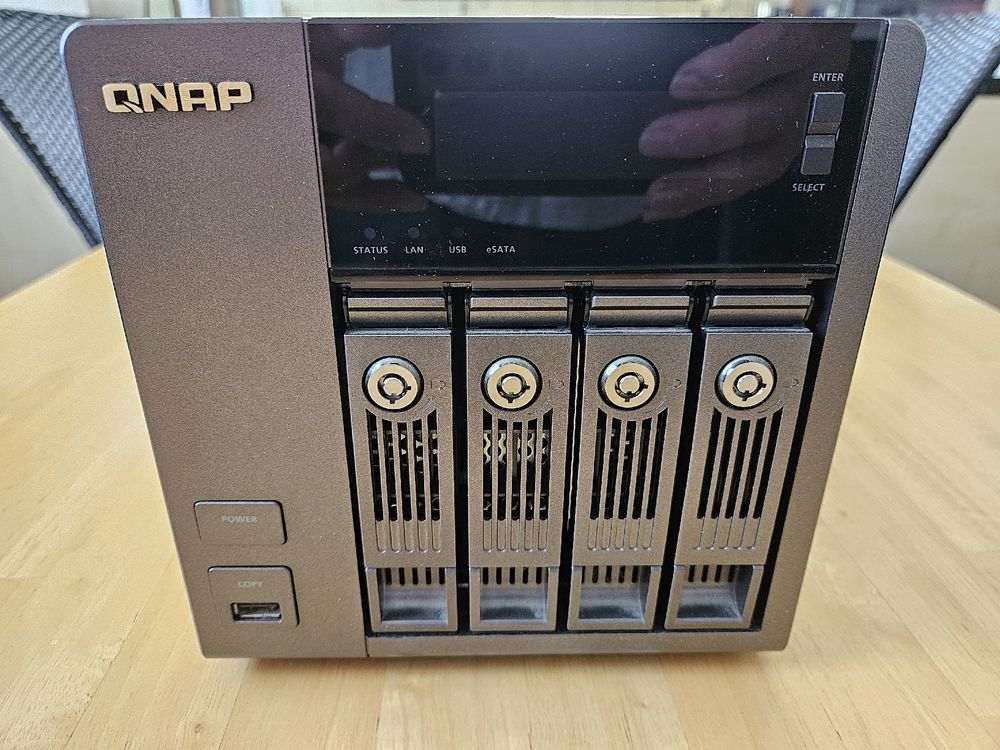 QNAP TS-419P NAS Server ohne HD's und ohne Netzteil (Gebraucht) in Entlebuch für CHF 1 – nur ...