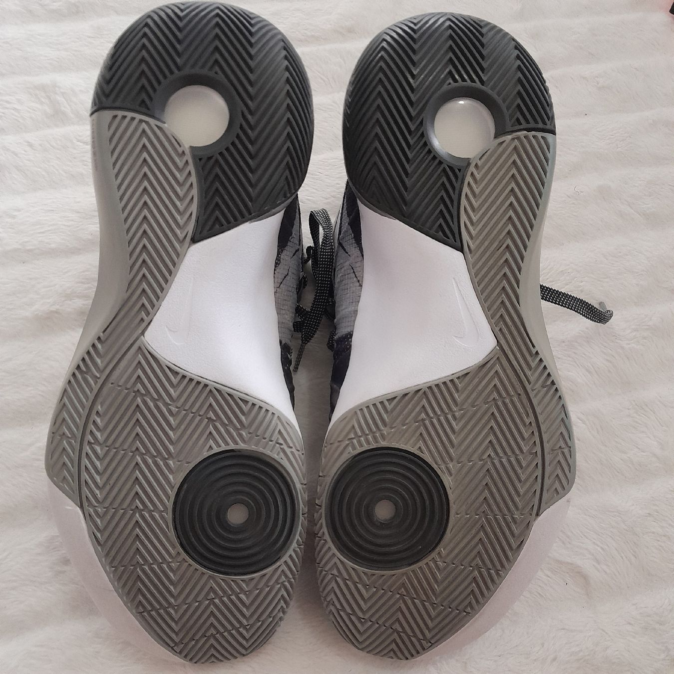 Nike Hyperdunk 2015, Taille 45, Top Zustand für den Sport! (D'occasion ...