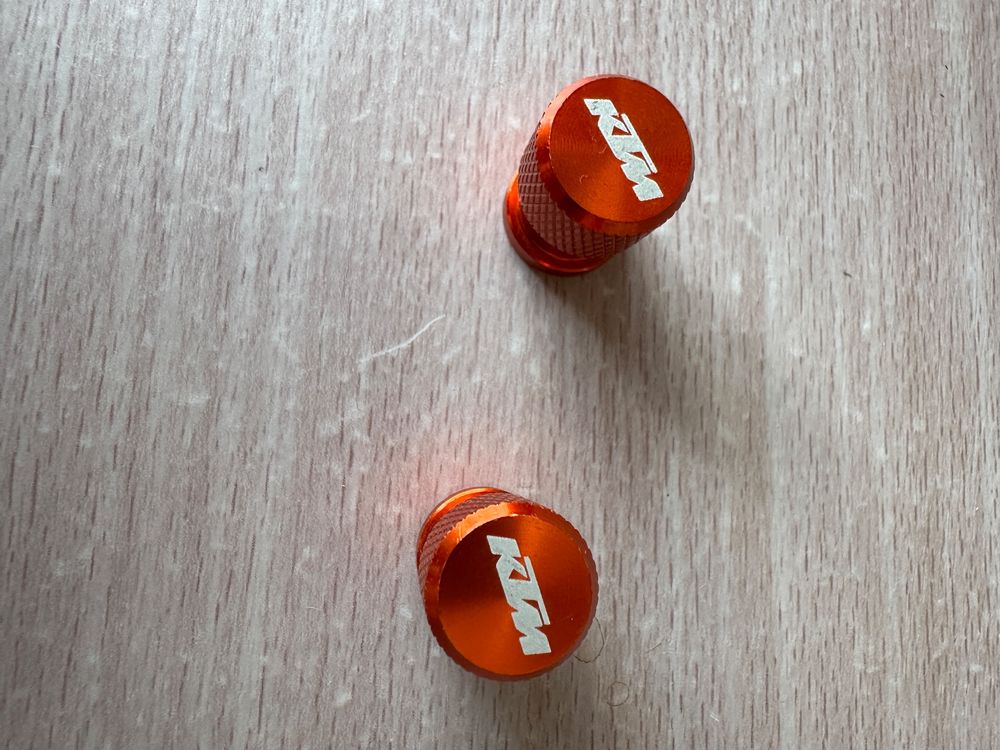 Ktm valve covers (Neu und originalverpackt) in Genève für CHF 5 – mit ...