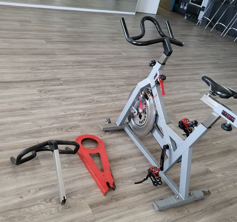 Tomahawk indoor spinning Bike (Defekt) in Regensdorf für CHF 1 – nur ...