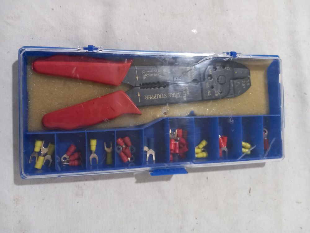 Crimpzange Crimp Set kfz (Gebraucht) in Rheinau für CHF 5 – mit Lieferung auf Ricardo kaufen