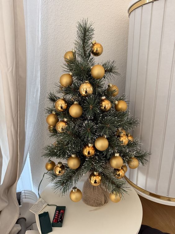 Small Christmas Tree with Golden Balls and Lights 🎄 (Neu (gemäss ...