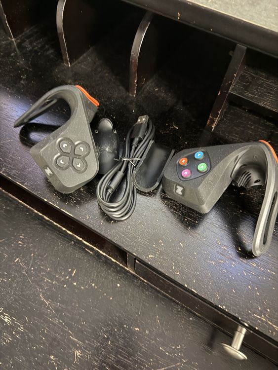 Zwift Play Controller (Neu (gemäss Beschreibung)) in Wettswil für CHF ...