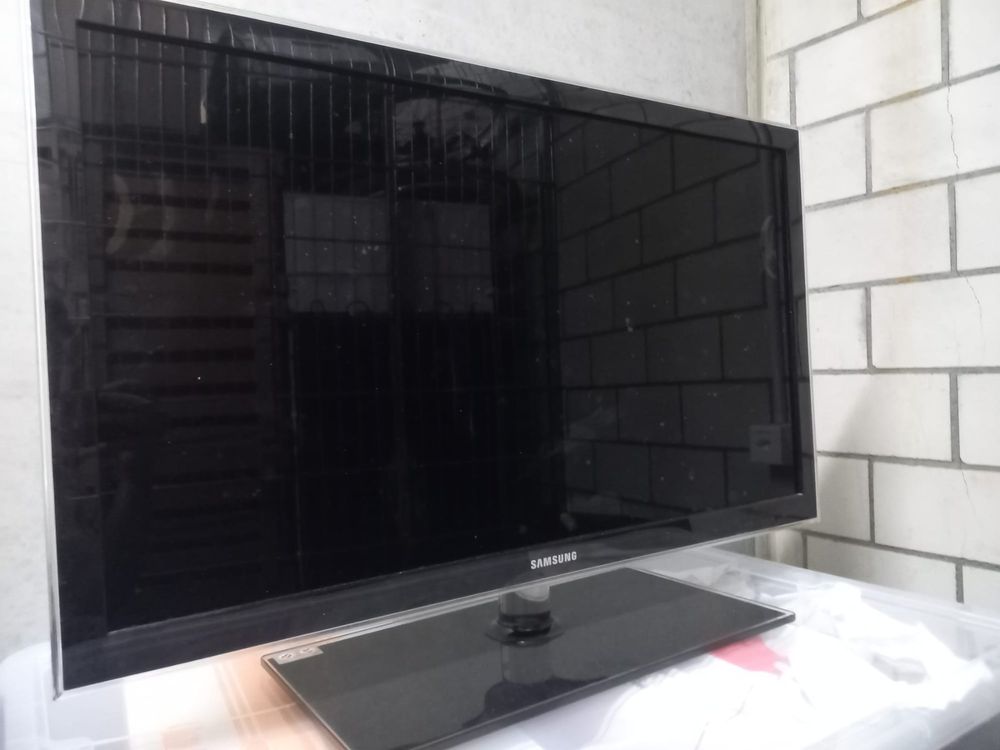 Samsung UE32D5000 (Gebraucht) in Wallisellen für CHF 40 – nur Abholung ...