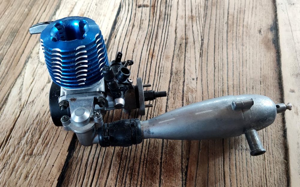 2 RC Nitro Motoren für RC Auto (Neu (gemäss Beschreibung)) in Meilen ...