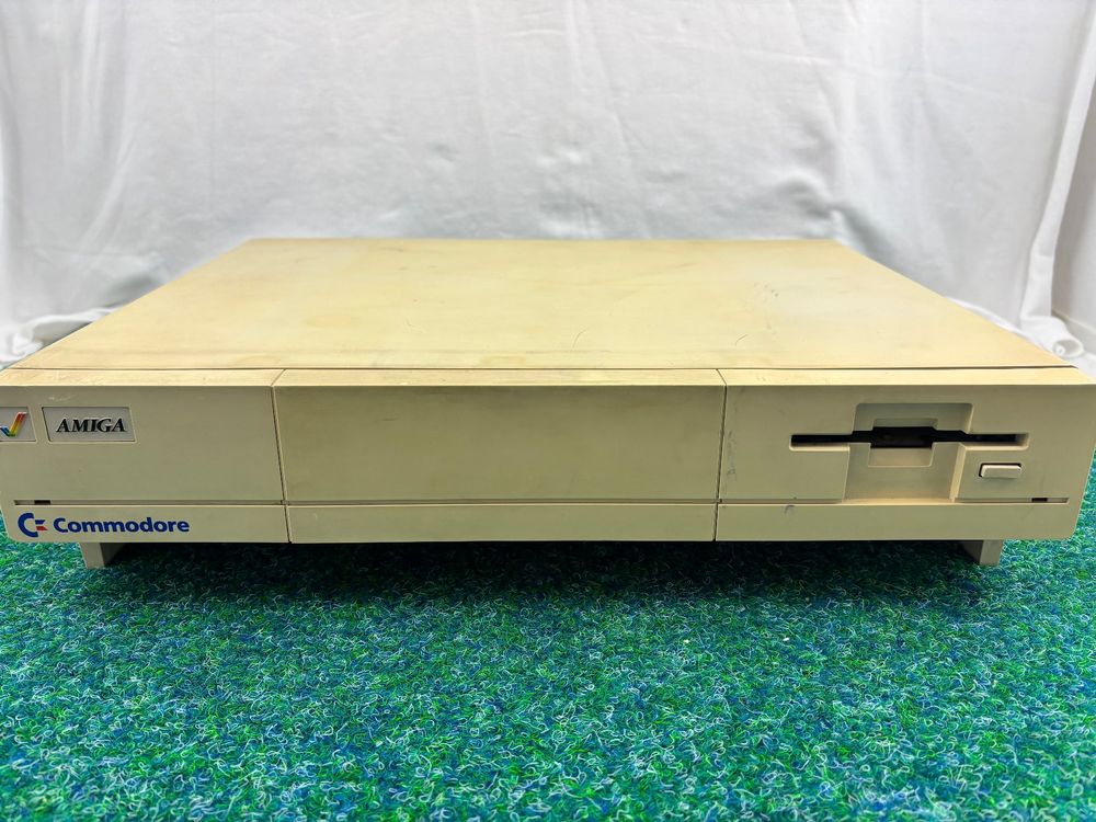 Amiga 1000 mit Maus, Tastatur, Anleitung, Workbench (Gebraucht) in ...
