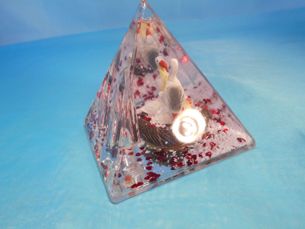 Pyramide für Stifte mit Störchen | Kaufen auf Ricardo