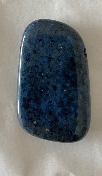 Dumortierit Trommelstein mit quer Bohrung (Neu und originalverpackt) in Bern für CHF 4 – mit ...