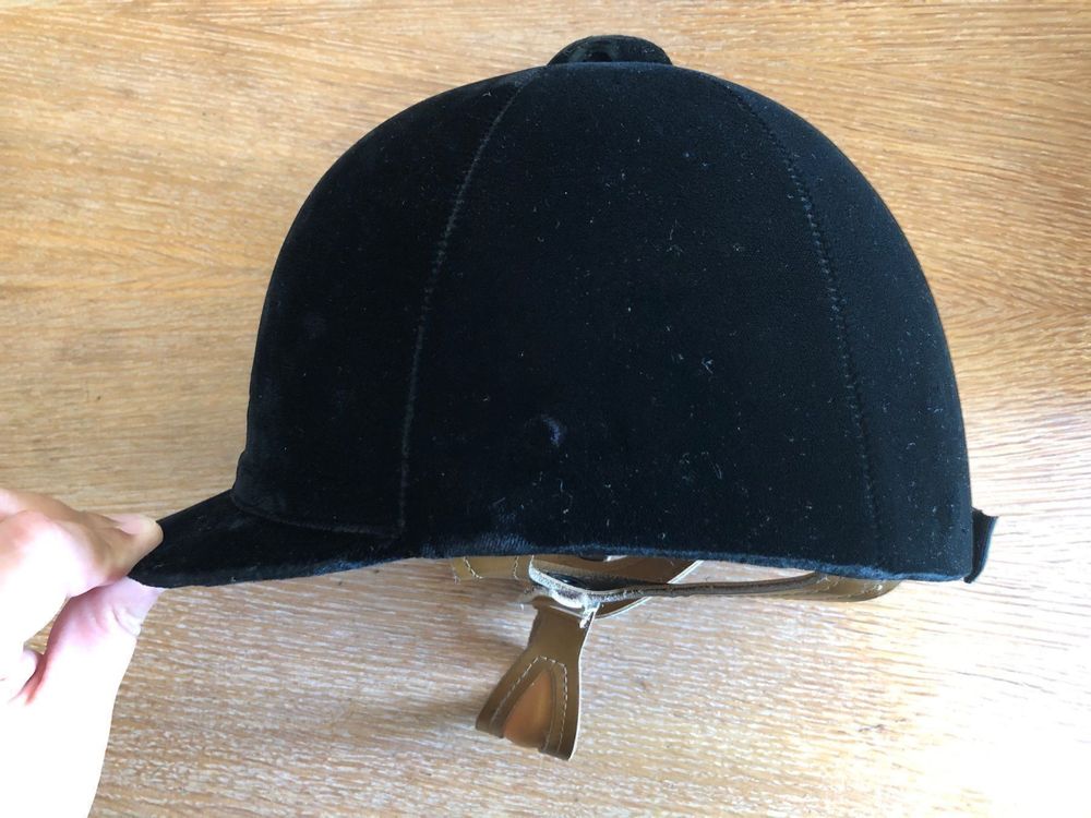 Reithelm mit Samt und Lederband | Kaufen auf Ricardo