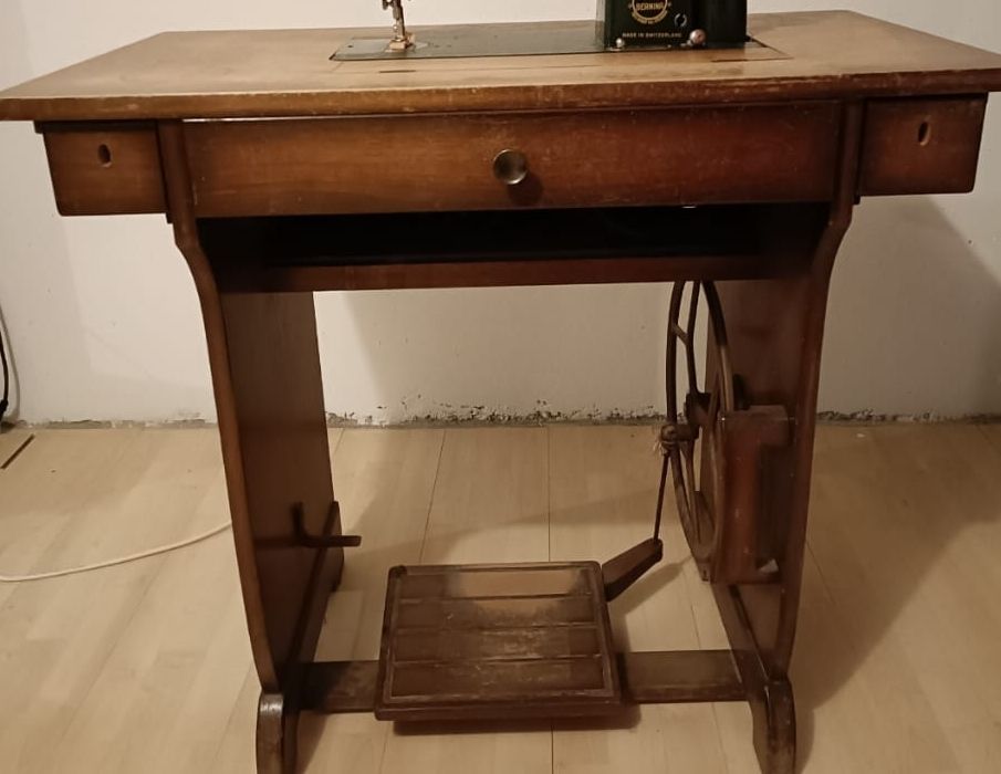Antike Bernina Nähmaschine - Ein Schmuckstück zu verkaufen (Gebraucht ...