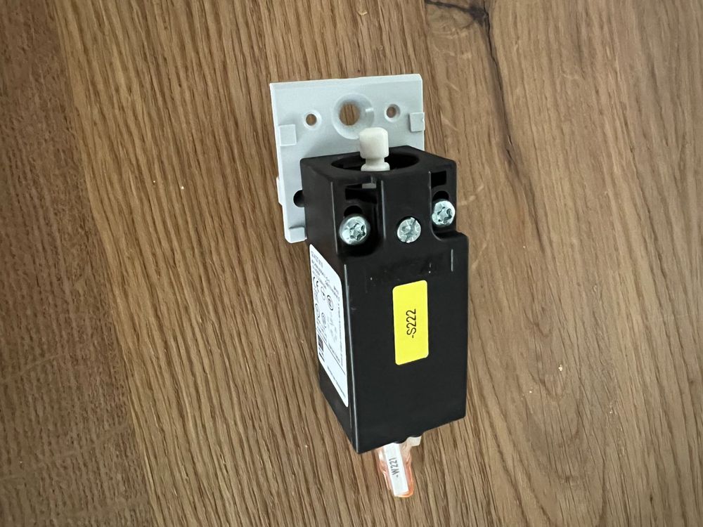 Rittal 4127.010 SZ 4127.010 Türschalter 240 V/AC, 24 V DC/AC (Gebraucht) in Kestenholz für CHF ...