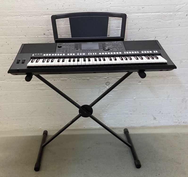 YAMAHA PSR-S750 Keyboard (Gebraucht) in Sins für CHF 695 – nur Abholung ...