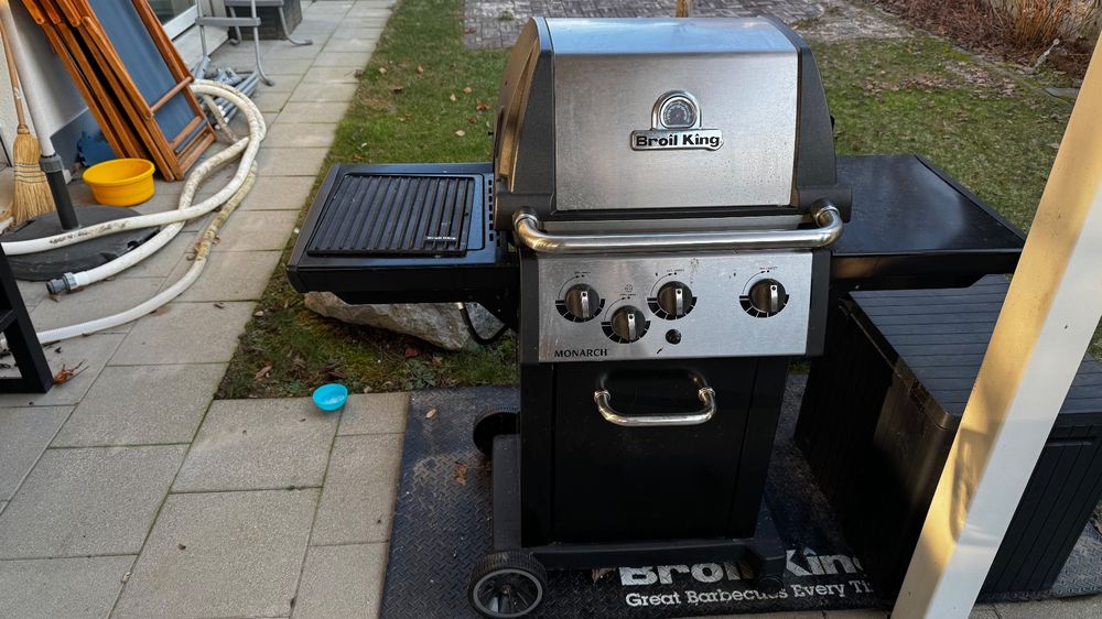 Broil King Gas Grill - Monarch 340 + Rotisserie kit (Gebraucht) in ...