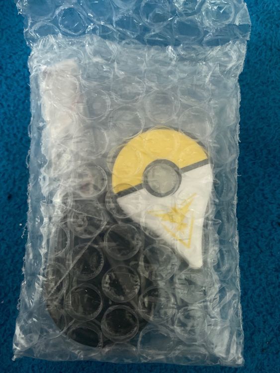 Pokemon Go Plus Fabrikneu mit Autocatch Team Instinct (Neu und ...