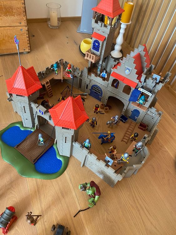 Playmobil Ritterburg mit vielen Figuren (Gebraucht) in Baar für CHF 55 ...