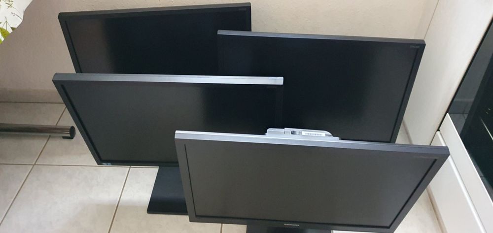 4 Samsung Business Monitor 24 Zoll | Kaufen auf Ricardo