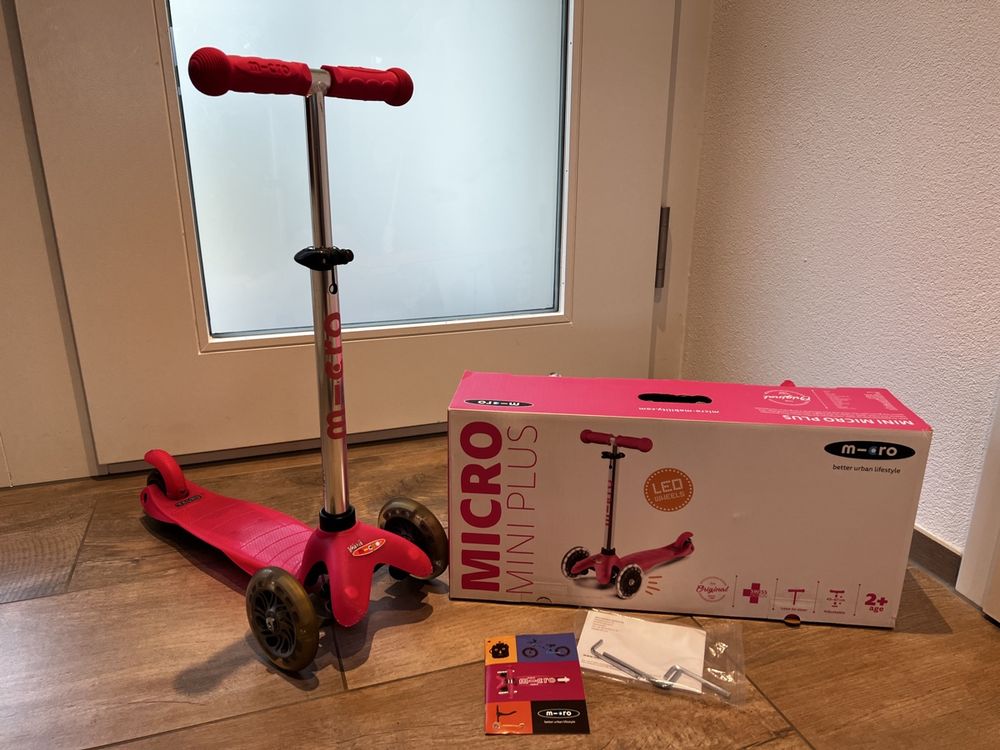 Micro mini Plus pink LED Wheels (Gebraucht) in winkel für CHF 35 – mit Lieferung auf Ricardo kaufen