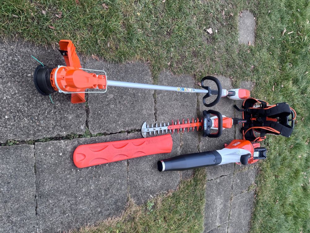 Neue Akku STIHL Geräte, Bläser, Scherre, Trimmer, Grosse Aku (Neu ...