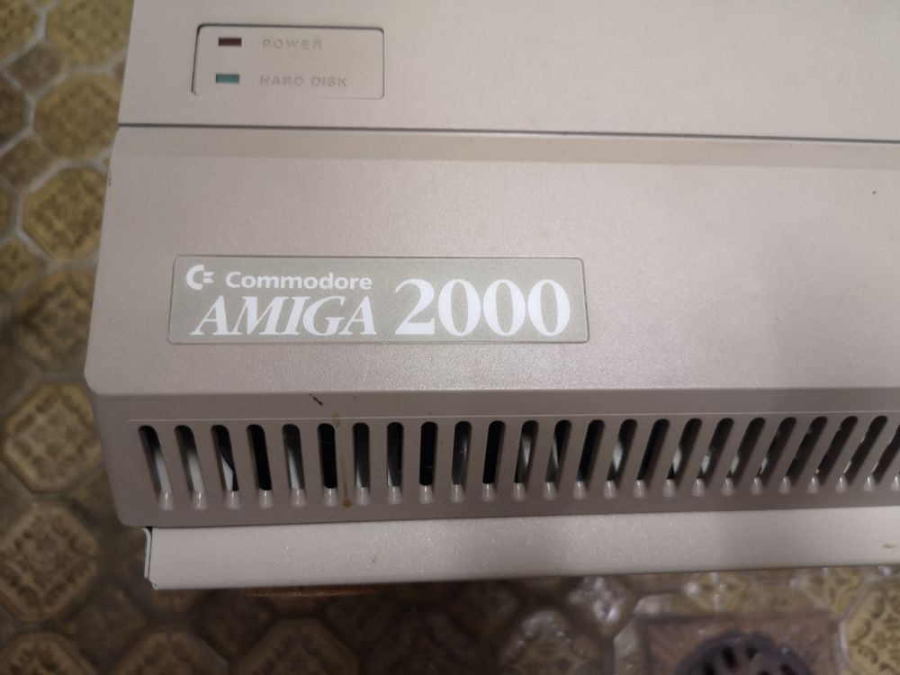 Lot Commodore Amiga 2000 (Gebraucht) in Conthey für CHF 485 – mit Lieferung auf Ricardo kaufen