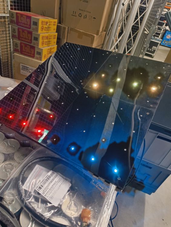 schwarze LED Pixel wand (Gebraucht) in Birsfelden für CHF 200 – nur ...