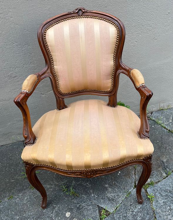 Louis XV Sessel Nussbaumholz geschnitzt. Fauteuil Louis XV. (Gebraucht ...
