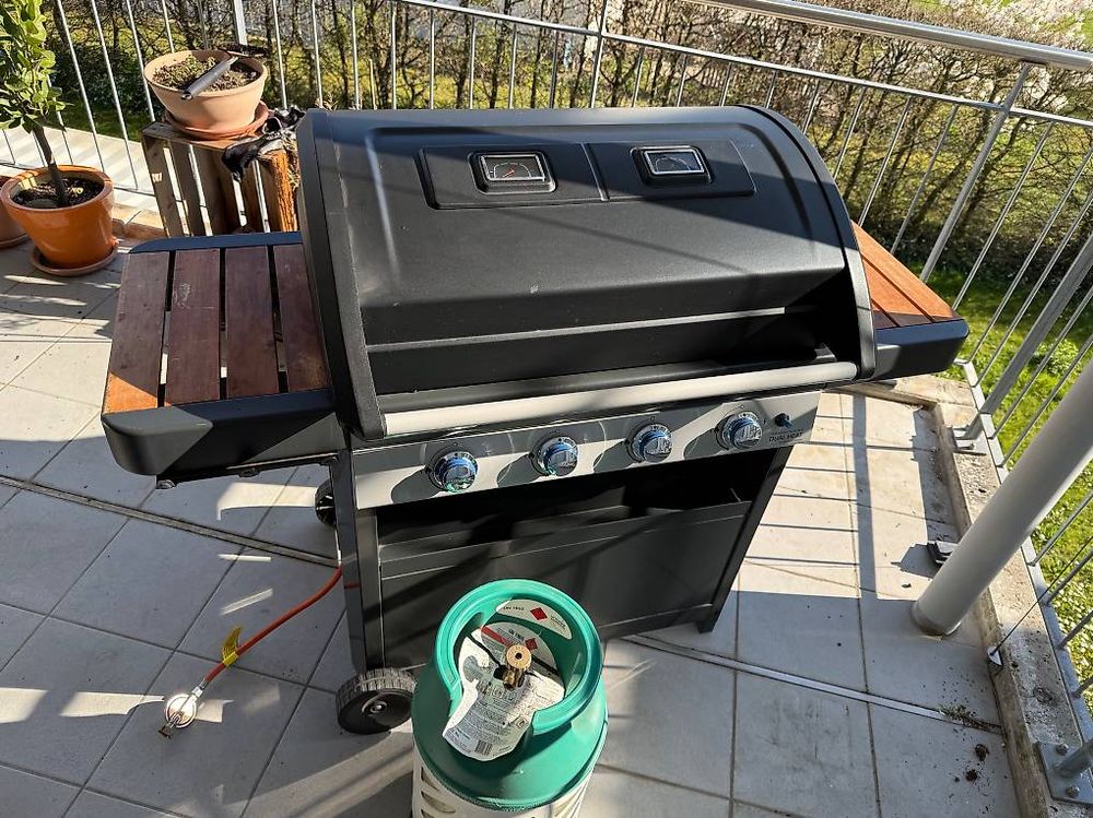 Campingaz Gasgrill 4 Series Woody mit Zubehör | Kaufen auf Ricardo