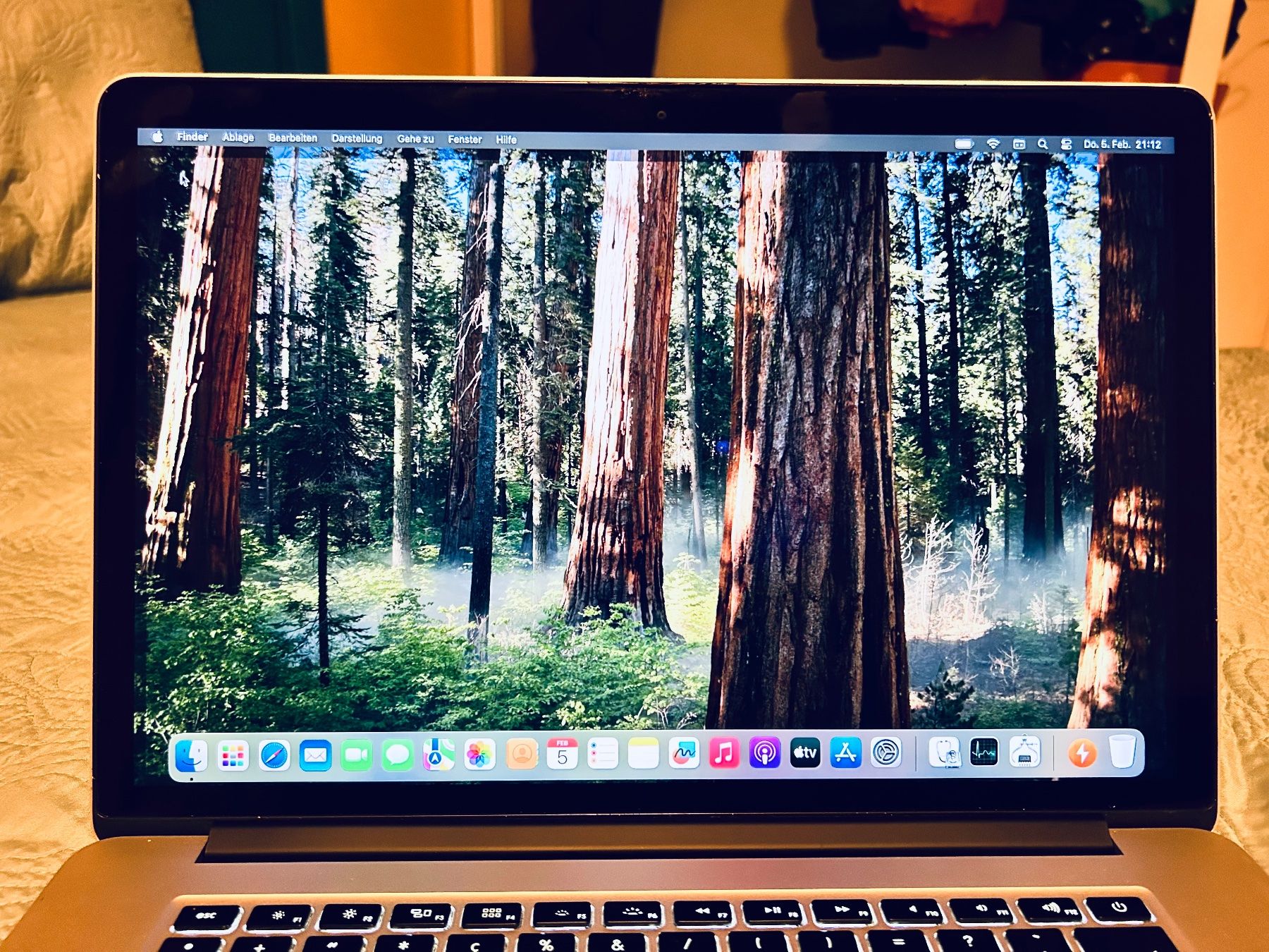 MacBook Pro Retina 15" – Sequoia - nur 82 Batteriezyklen (Gebraucht) in ...