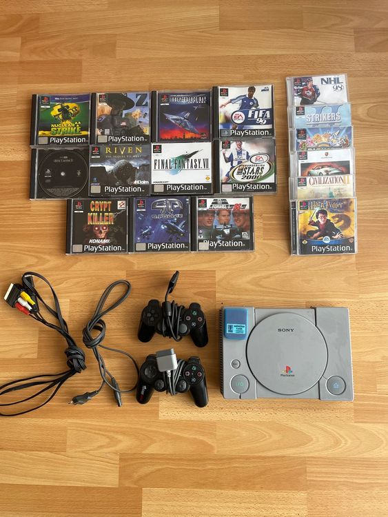 PS1 mit free code Chip inkl. 2 Controller und 16 Games (Gebraucht) in ...