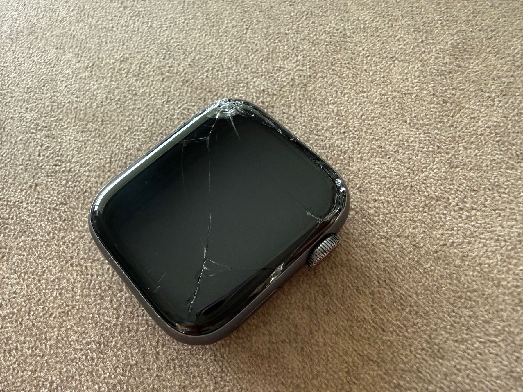 Apple Watch Serie 4 Space Gray GPS + Cellular 44mm (Defekt) in Trimbach ...