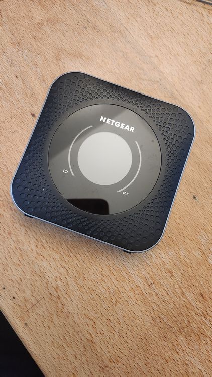 Netgear Nighthawk M1 4G LTE Mobiler Router | Kaufen auf Ricardo