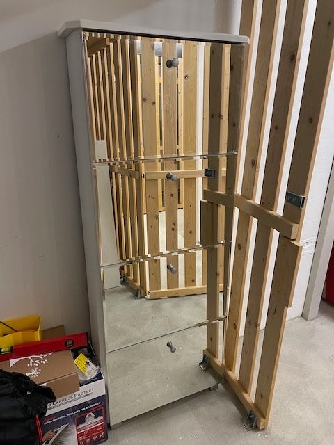 Schuhschrank mit Spiegel - Shoe Cabinet w/ Mirror (Gebraucht) in für ...