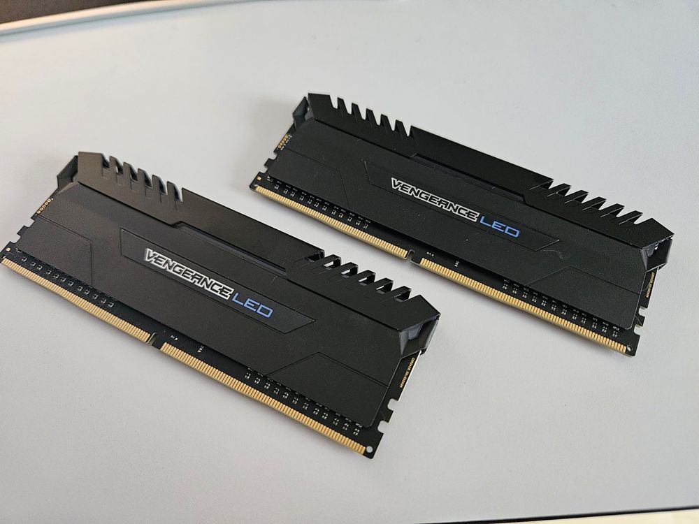 Corsair Vengeance LED 16G DDR4 RAM (2x8GB) | Kaufen auf Ricardo