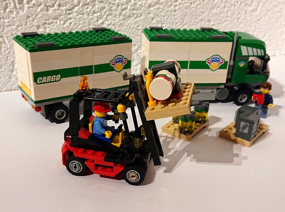 LEGO CITY 7733 LASTWAGEN MIT ANHÄNGER UND STAPPLER (Gebraucht) in ...